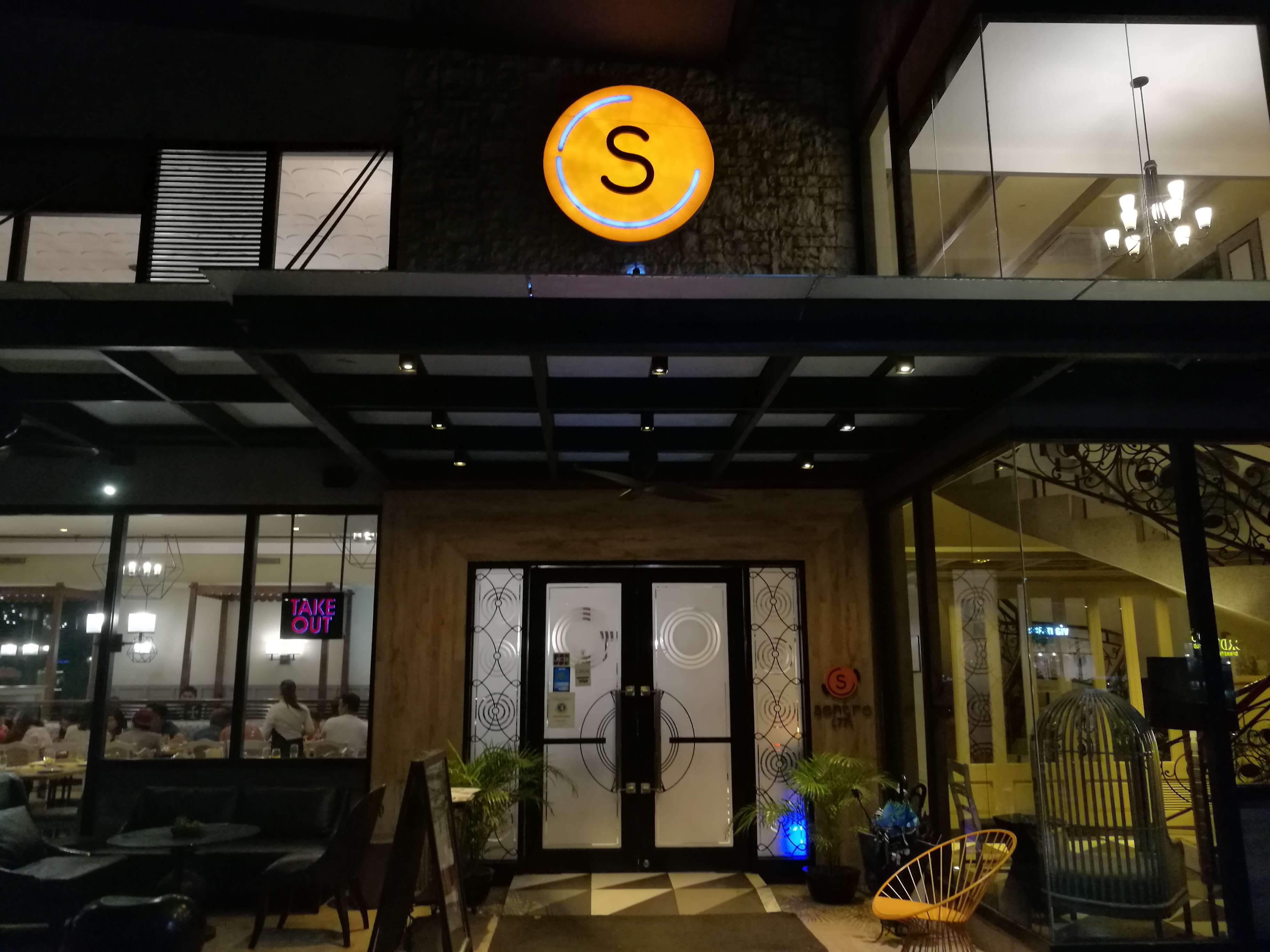 【フィリピン料理】Sentro 1771（セントロ）：コーンビーフのシニガンが絶品｜ハロハロNET